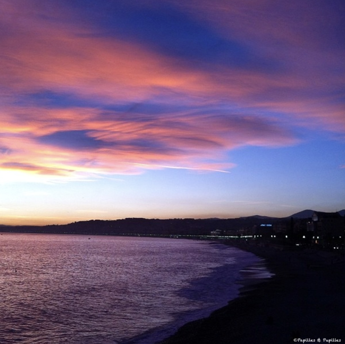 Coucher de soleil sur la Baie des Anges à Nice