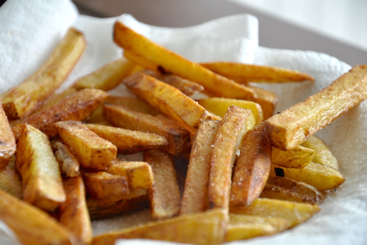 Comment faire des frites maison délicieuses & croustillantes