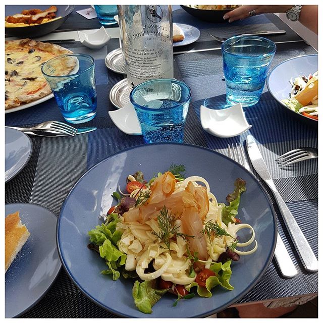 Salade de palmiste (coeurs de palmiers) et marlin fumé