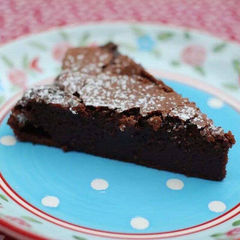 Gâteau au chocolat dans une tasse, prêt en 5 minutes