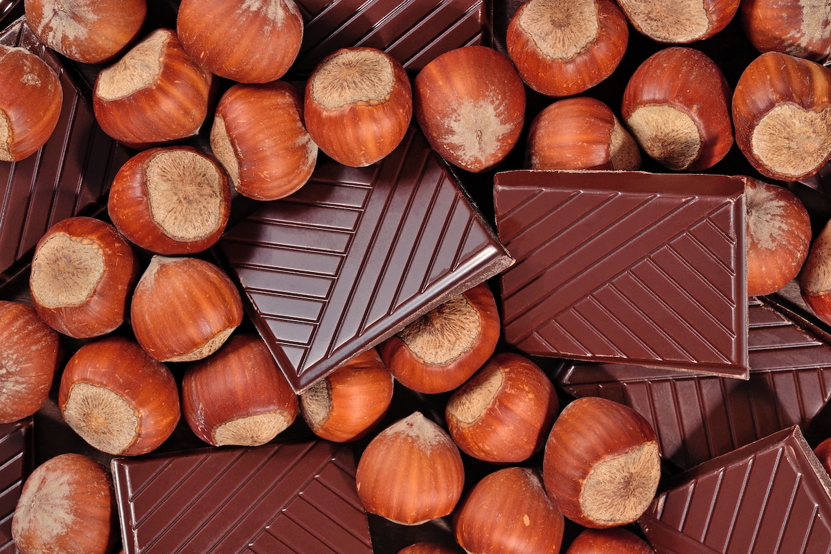 Tarte au chocolat, noisettes et caramel, sans oeufs