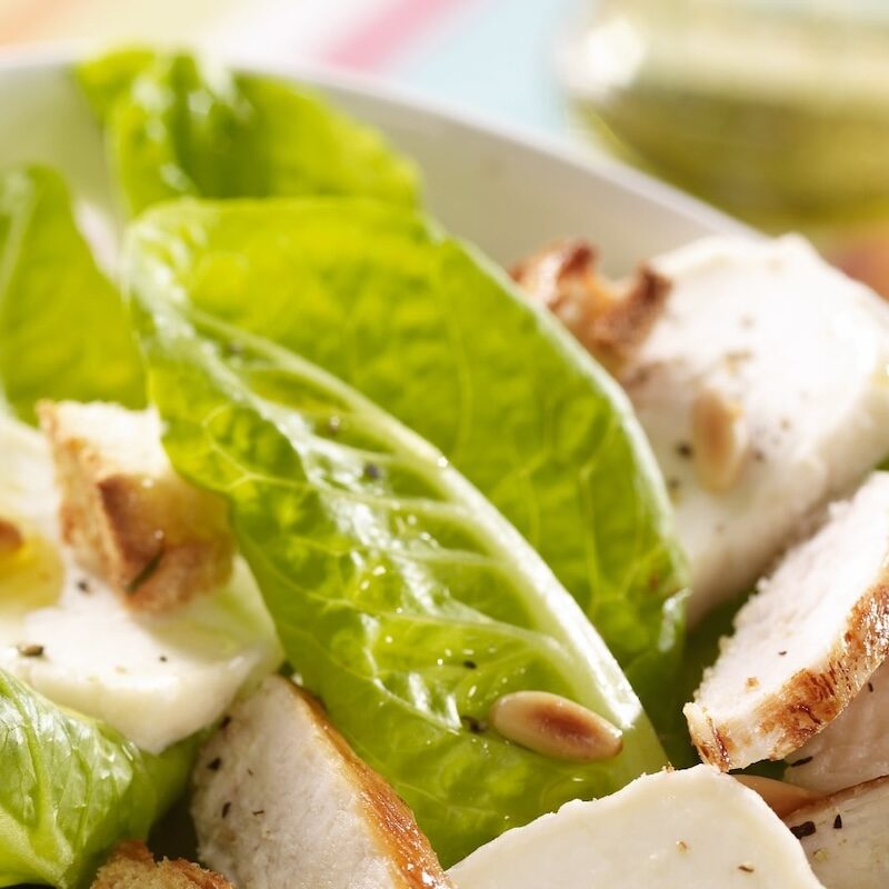 Salade César maison : la recette parfaite pour 2 personnes