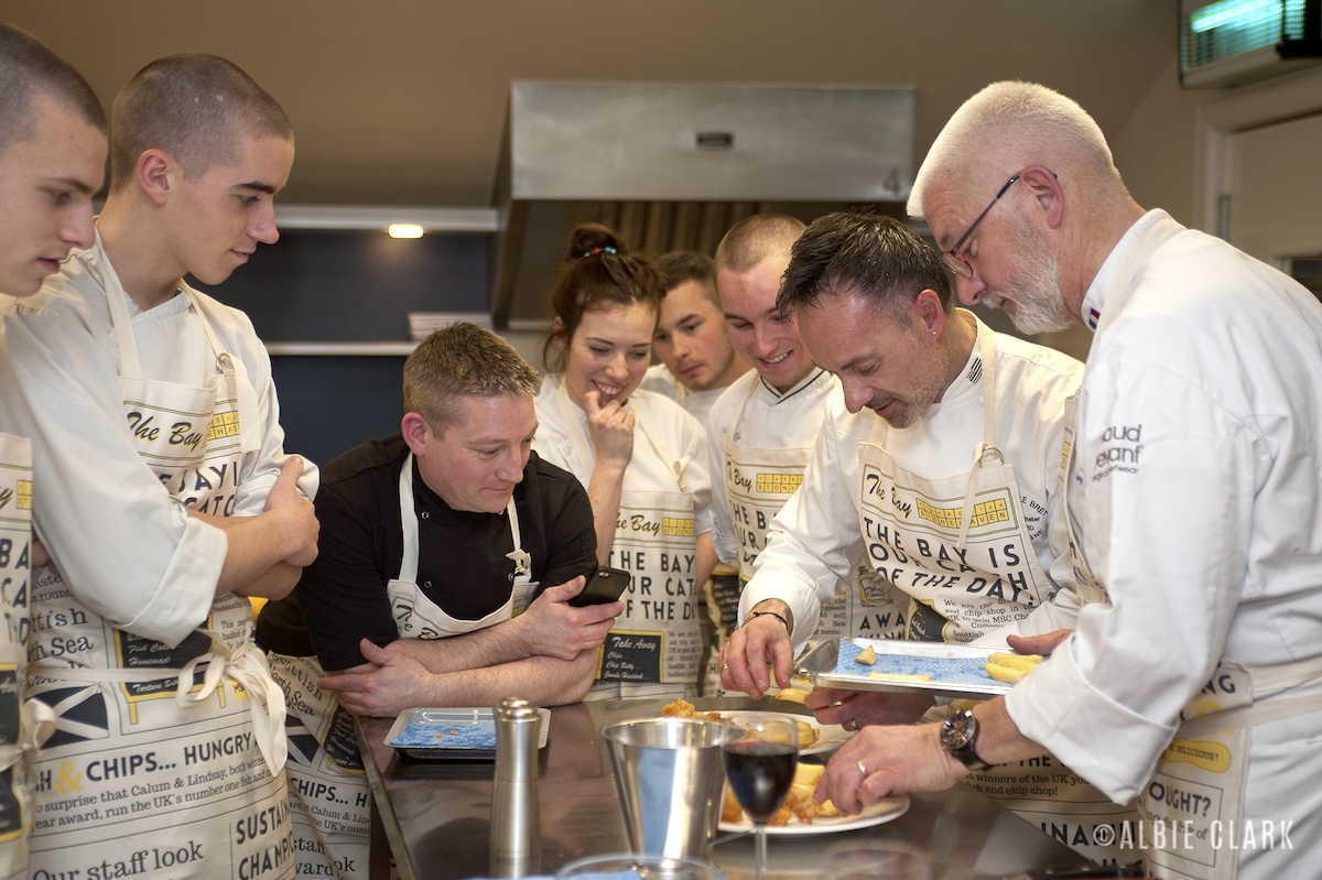 Fish and chips, la recette de Calum, Champion du monde