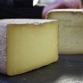 Le fromage d’Estive de brebis au lait cru de la brebis Manech tête noire