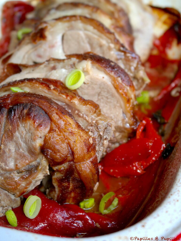 Rôti d’agneau au thym et aux piquillos, cuit au four