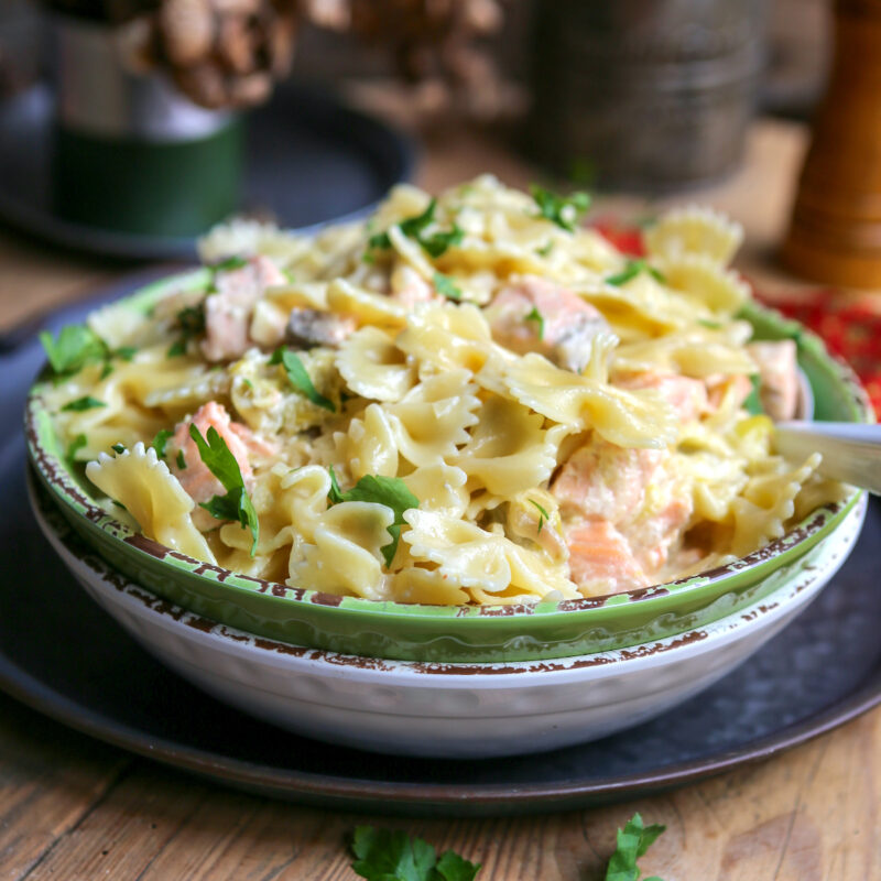 Pâtes au saumon : recette facile et crémeuse