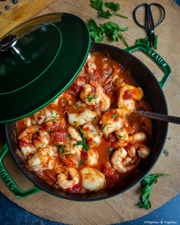 Marmite de lotte et crevettes à la sauce tomate
