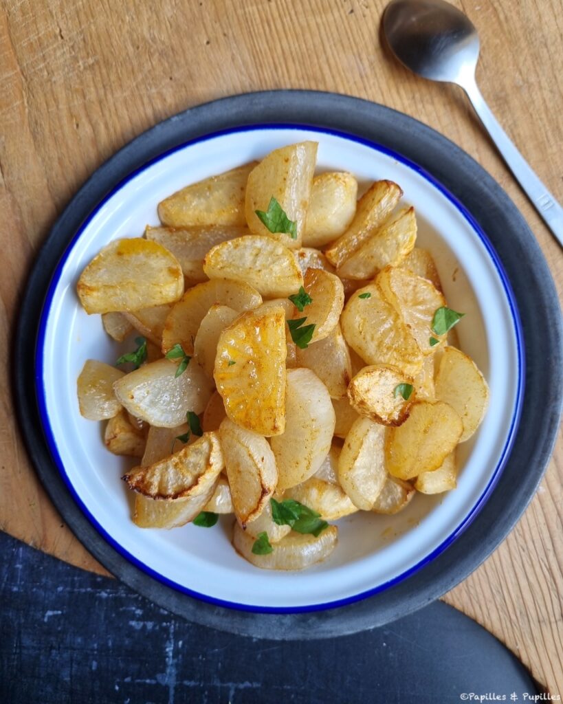 Navets rôtis au four au miel, paprika et piment