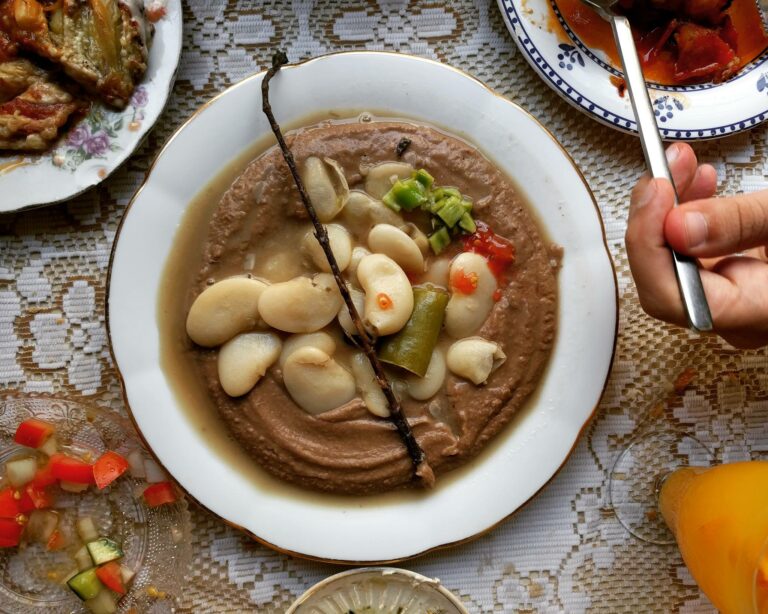 Ful medames : une purée de fèves et haricots blancs parfumée