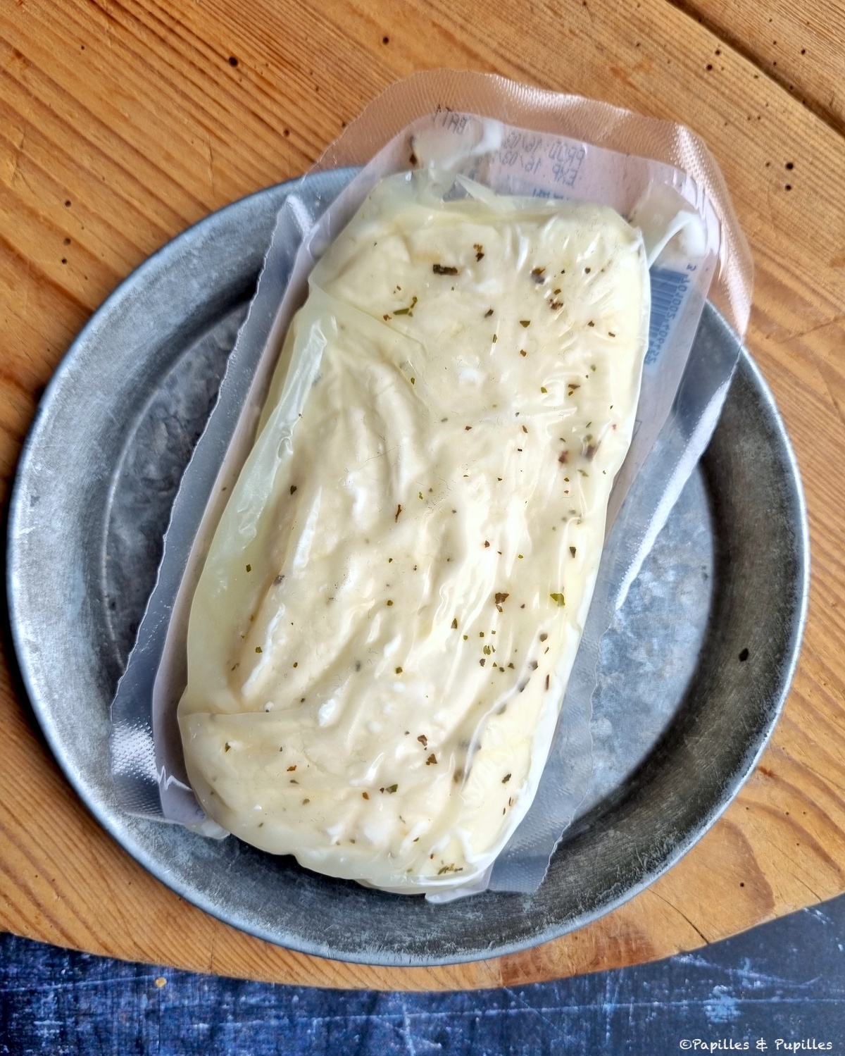 Frites d’halloumi panées au sésame et miel