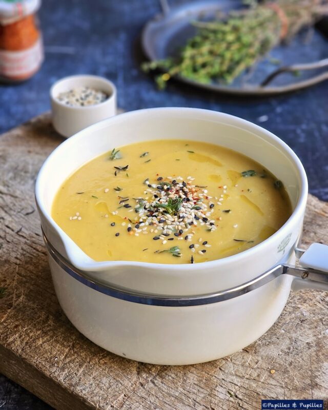 Velouté butternut poireaux au curry doux – recette facile