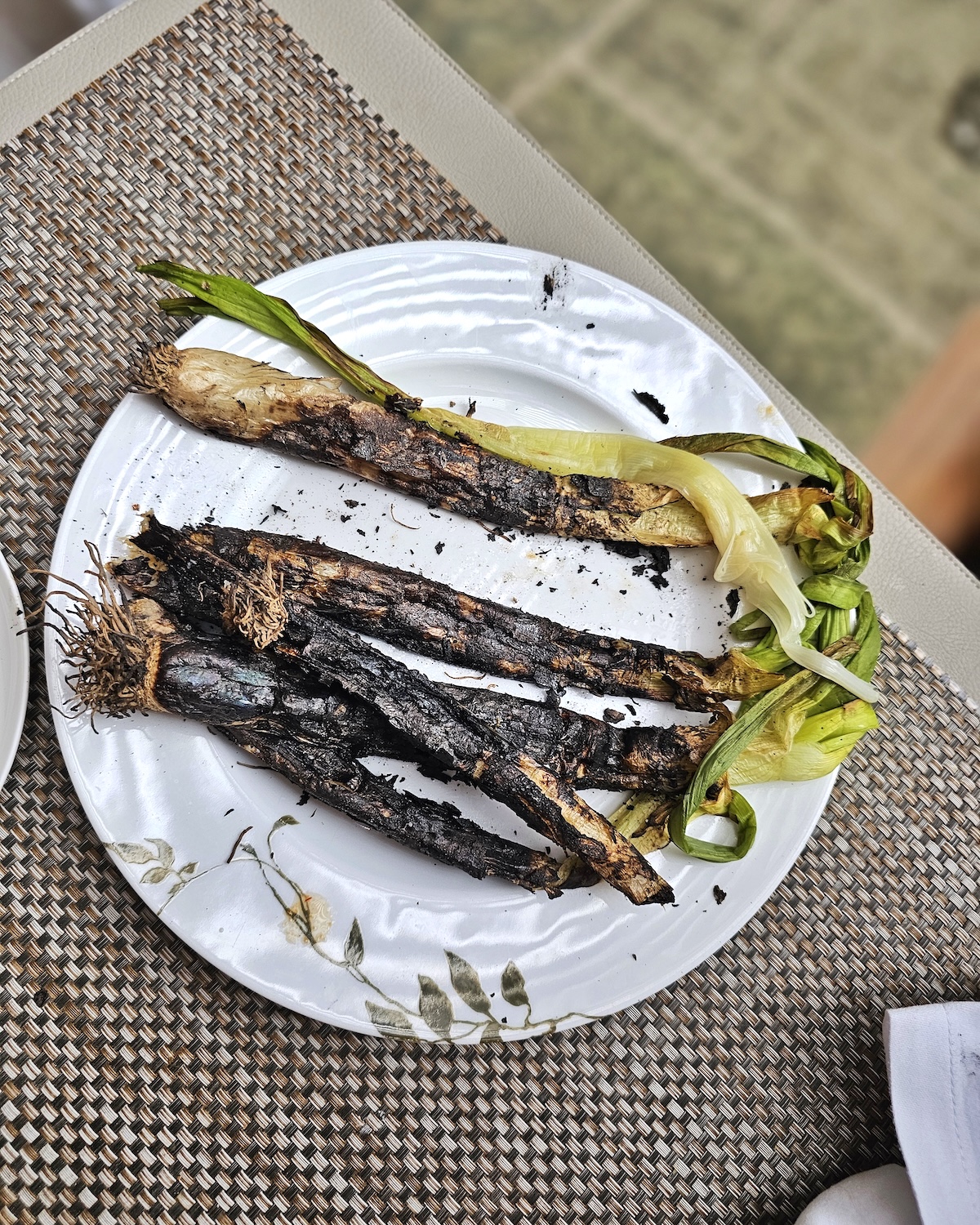 Calçots grillés et sauce romesco : recette catalane